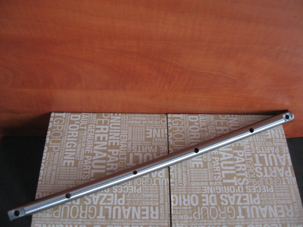 OŚ DŹWIGIENEK ZAWOROWYCH 2.2 DCI 2.5 DCI RENAULT - Elementy bloku i ...