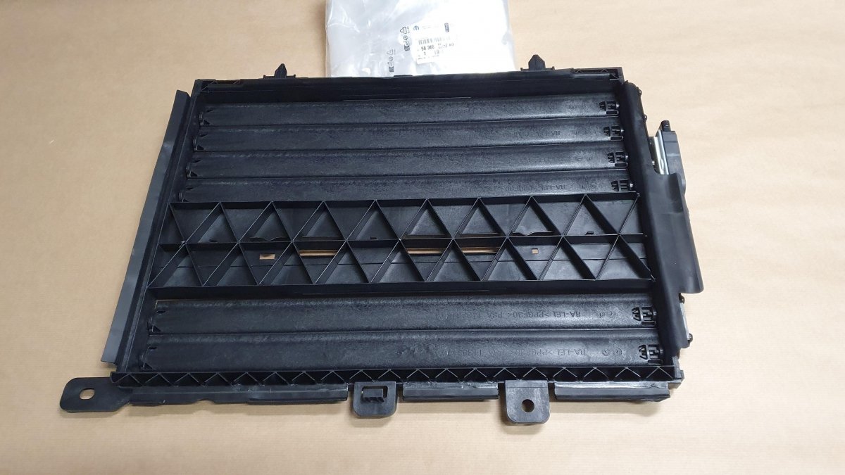 Volet (store) de radiateur Peugeot 208 II, 9836865380, 9836865380,