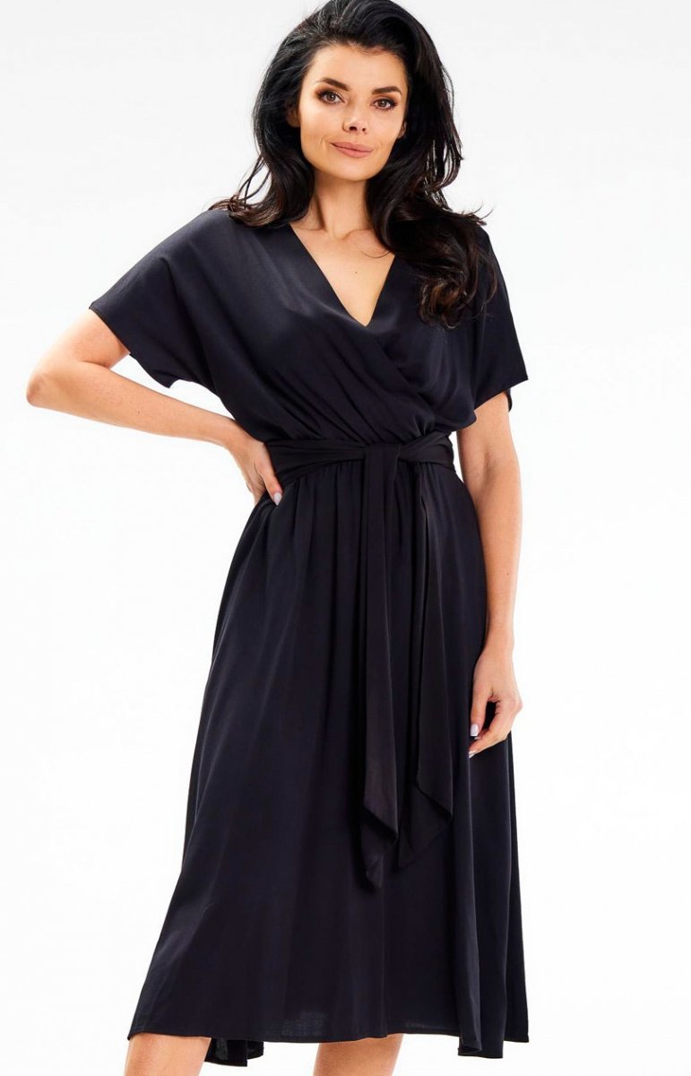 Awama A642 czarna rozkloszowana sukienka midi | Intimiti.pl